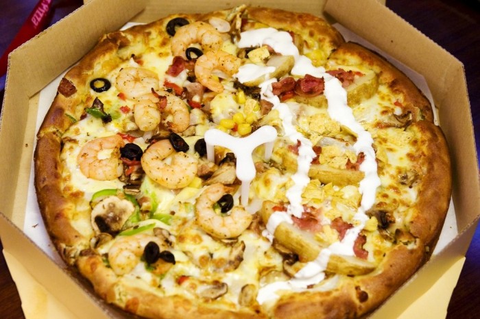 9 of the Most Bizarre Pizza Toppings You'll Ever See - Mum's Lounge
